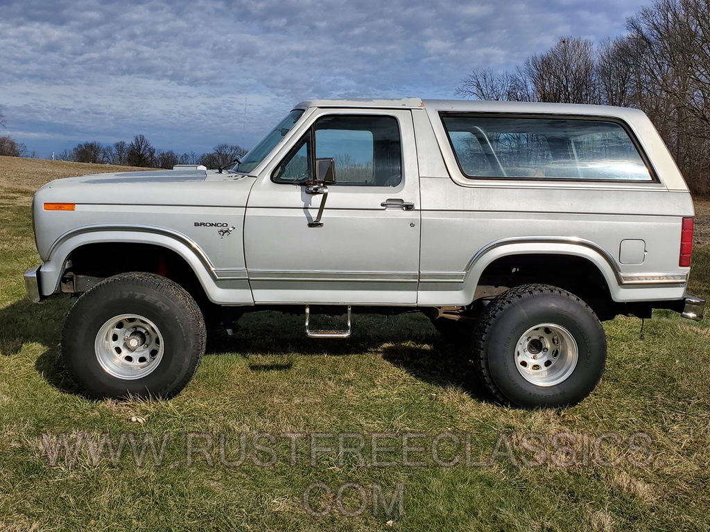 1980 Bronco Custom Silver 302 AT Bull Nose